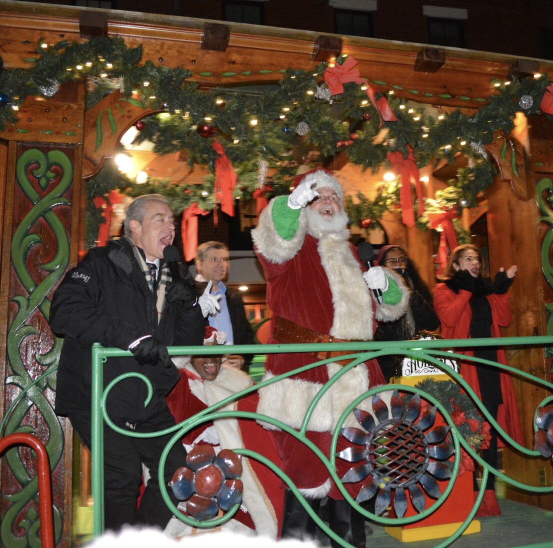 Mayor’s Enchanted Trolley Tour Kicks Off Christmas Time in Charlestown ...